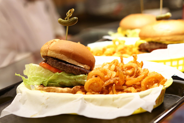 Take a Bite Out of Fast Food Blvd. at Universal Studios Florida ...