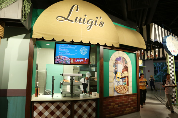 Take a Bite Out of Fast Food Blvd. at Universal Studios Florida ...